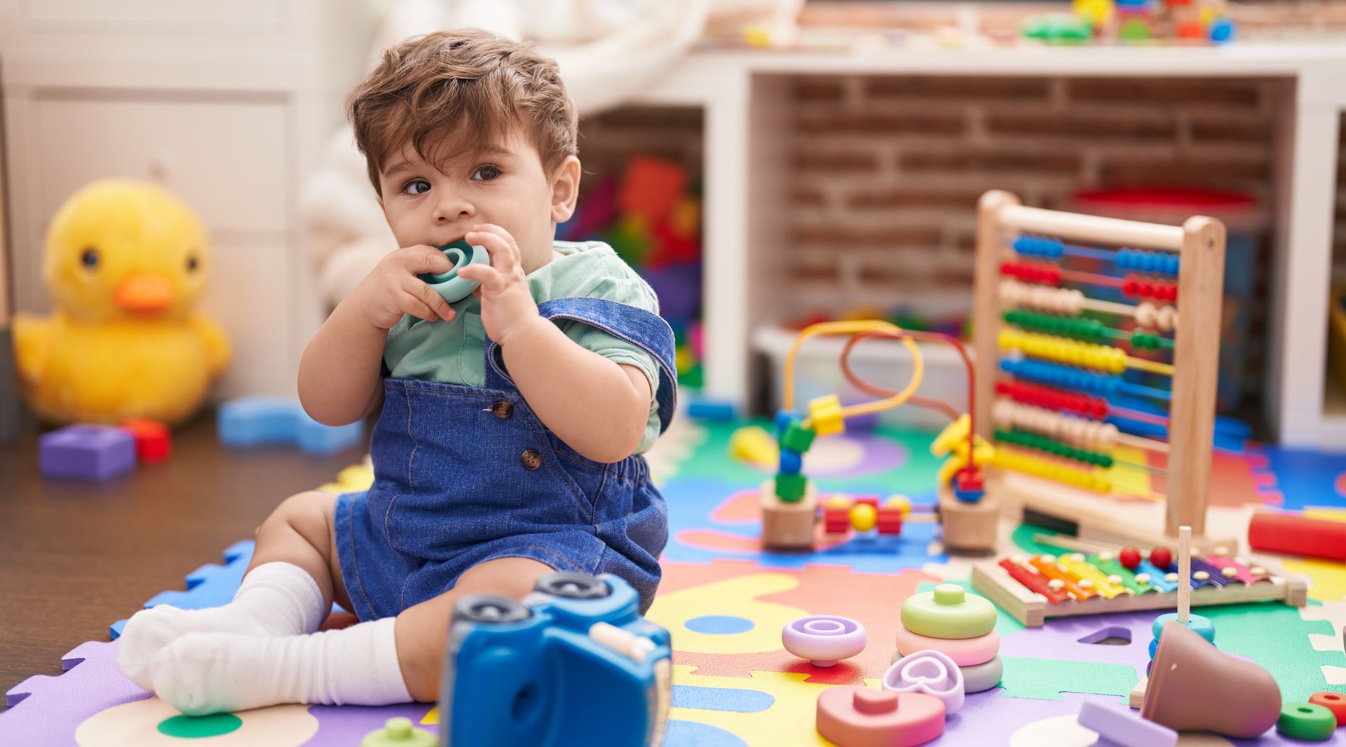 Beißen - eine zärtliche Geste oder ein Ausdruck der Hilflosigkeit ...